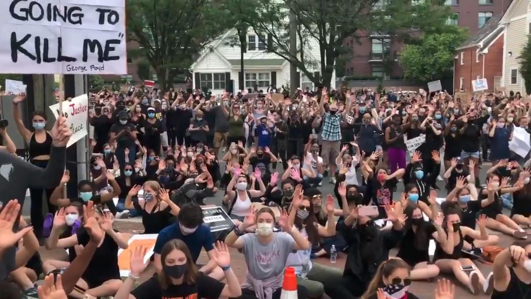 [VIDEO] Cult Like Crowd Of Hundreds Renounce Their “White Privilege” In ...